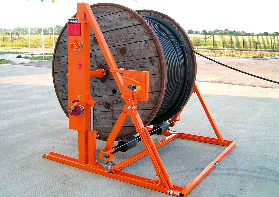 LANCIER CABLE GmbH: Drum lifting, storing and coiling
